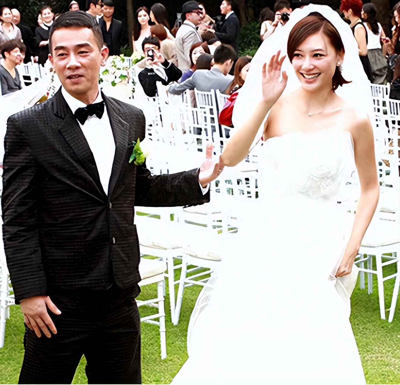 Cherrie Ying's mother and son go abroad for vacation! Wearing a ...