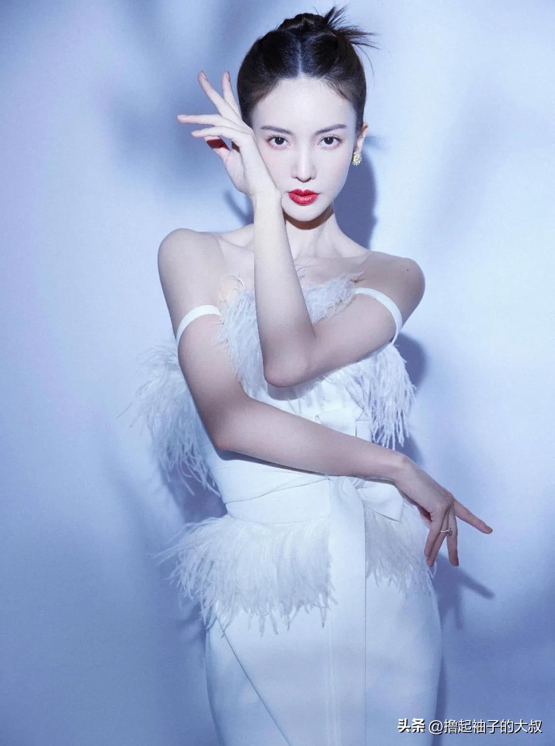 Who has the most beautiful hand of a female star - iNEWS