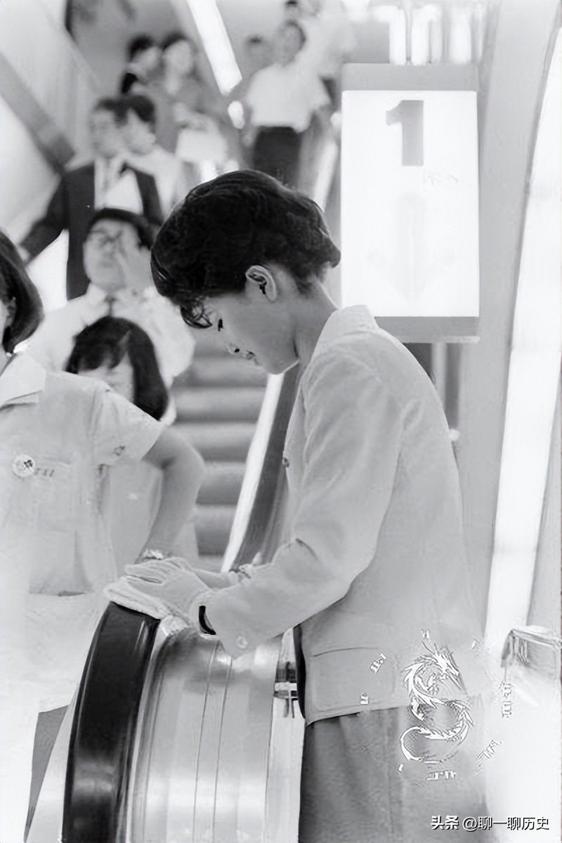 Learn about Japan in the 1960s through old photos of Japanese beauties ...