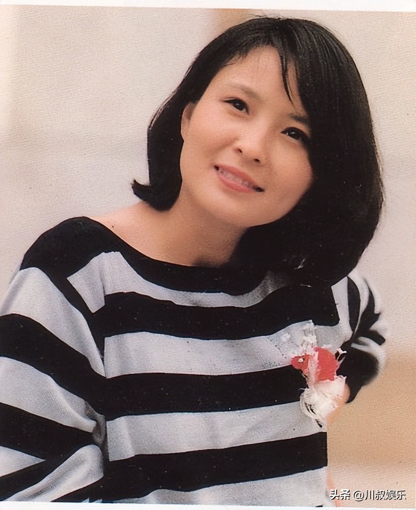 Li Ling in "Believe That Day" is more restrained and elegant than Zhao ...