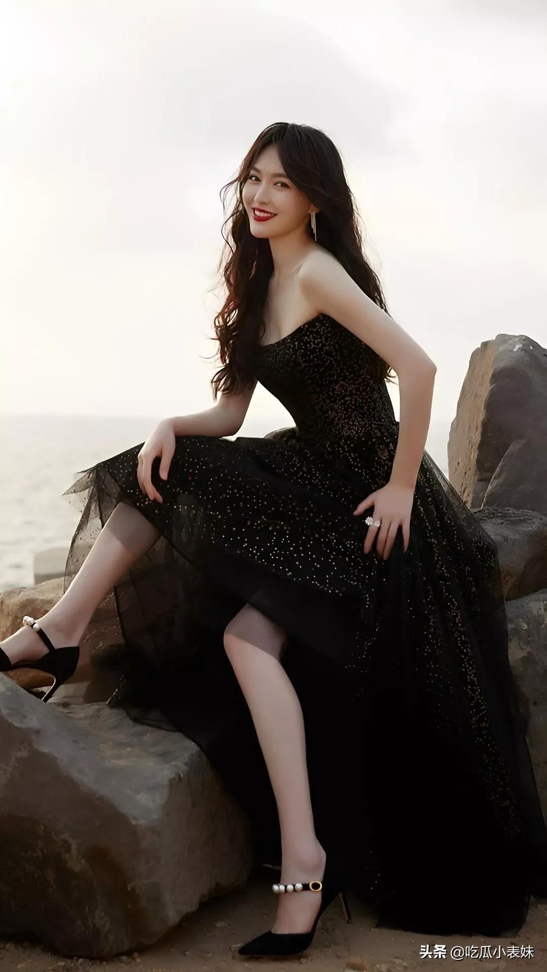Tang Yan, fifteen pictures tell you how beautiful Tang Yan's legs are ...