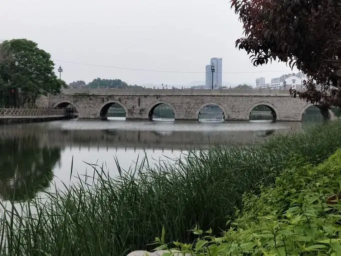 I heard that the Qingming Riverside Map is based on it. This is the ...