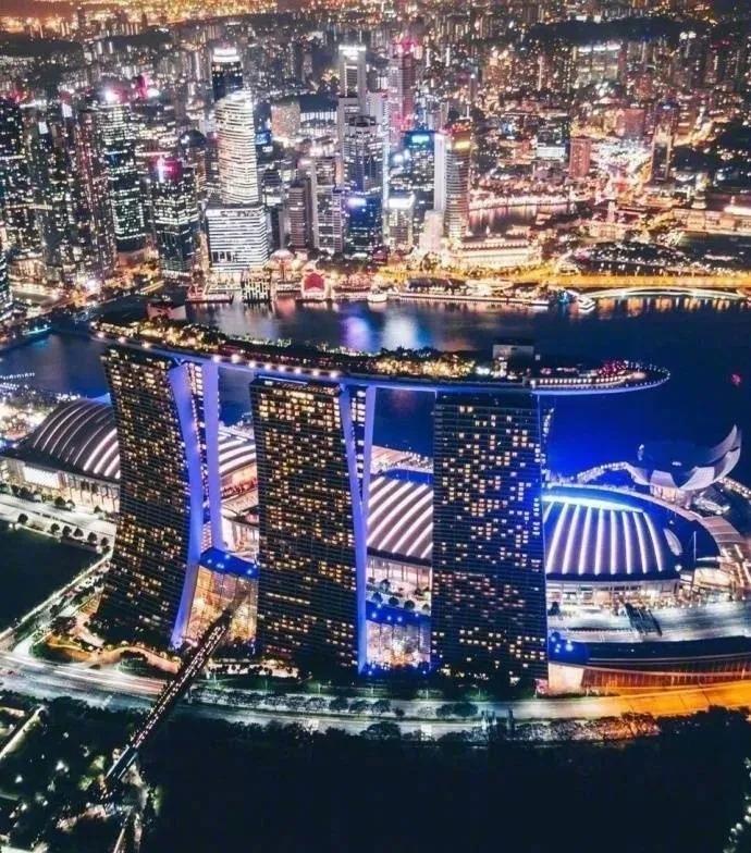The Prime Minister of Singapore smells the smell of war. Will Singapore ...