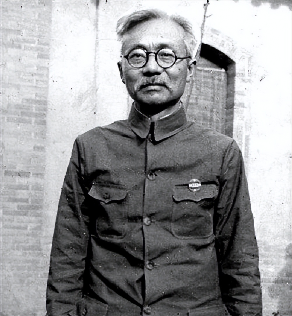 In 1938, a peasant woman met Lin Boqu and asked about her husband who ...