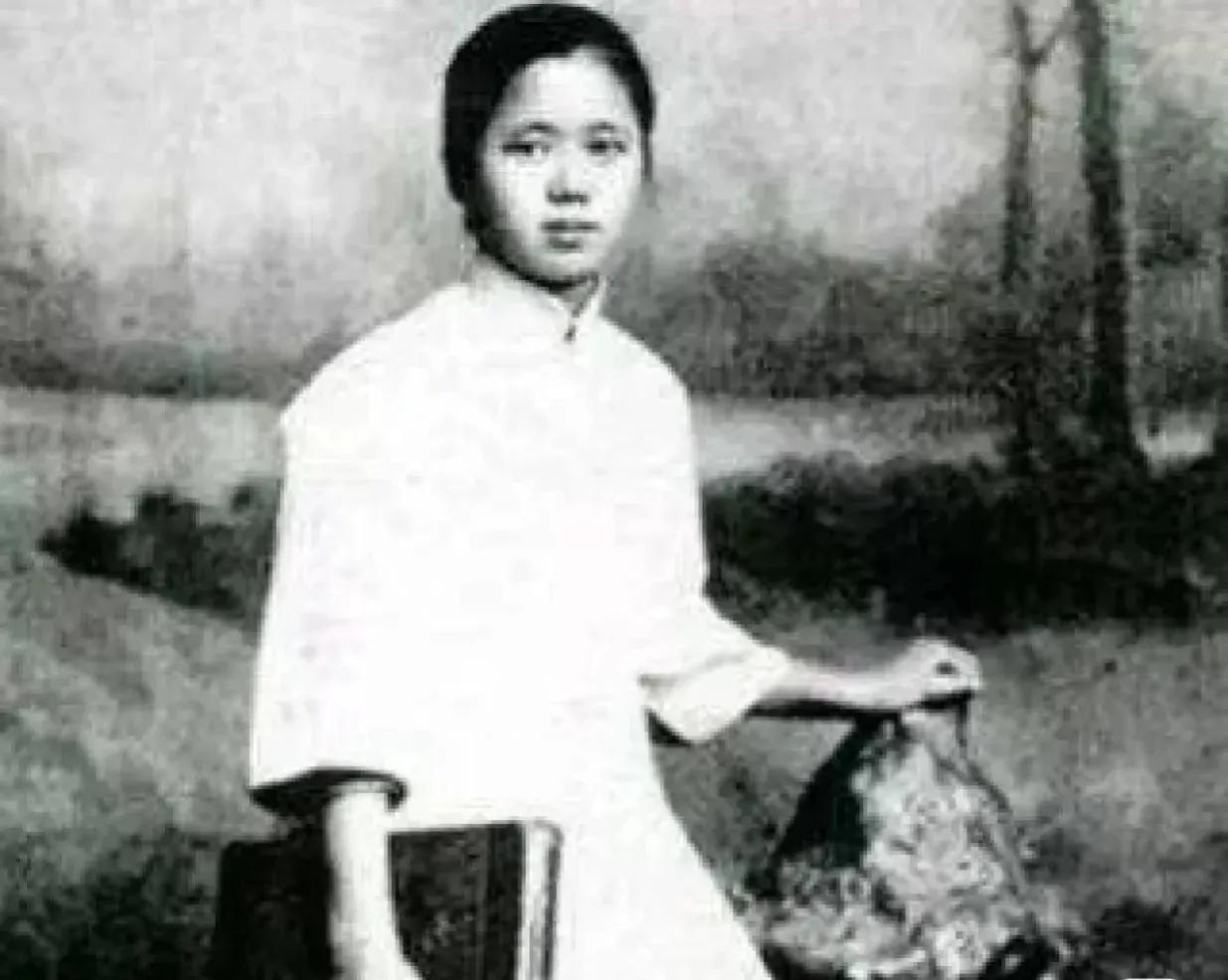 She was the first female professor in China, and she wrote 40 letters a ...