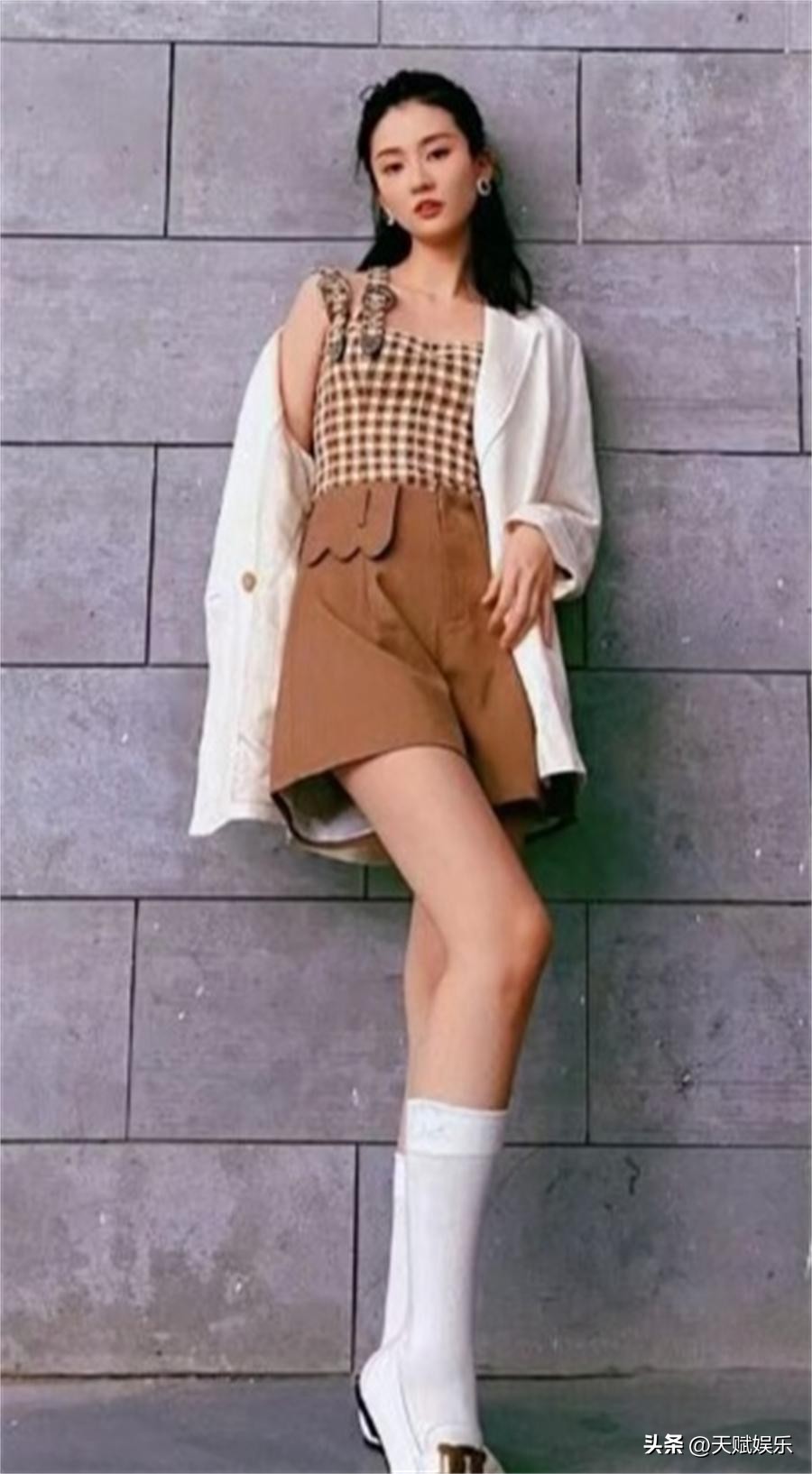 Actor Qiao Xin photo album "Sixteen" - iMedia