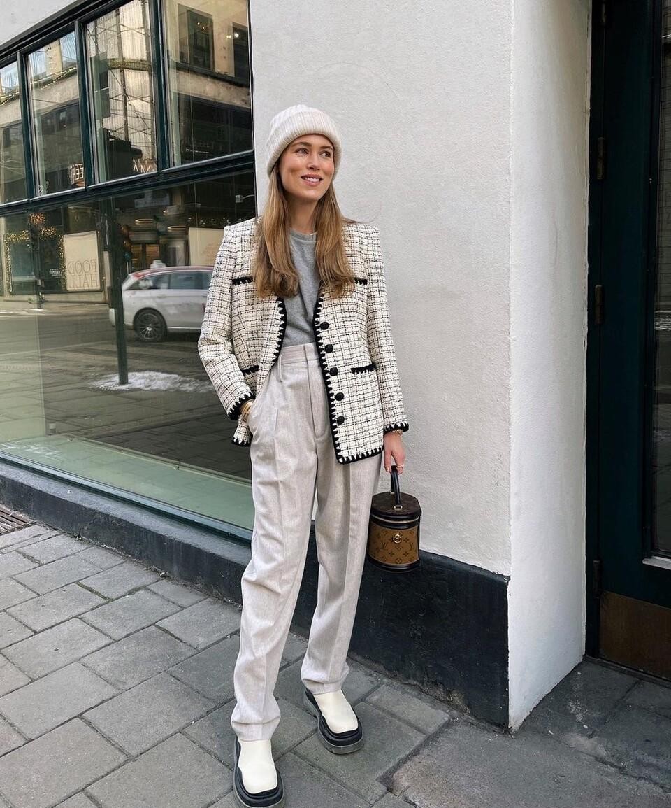 Collarless jackets can be worn inside or outside, choose short styles ...