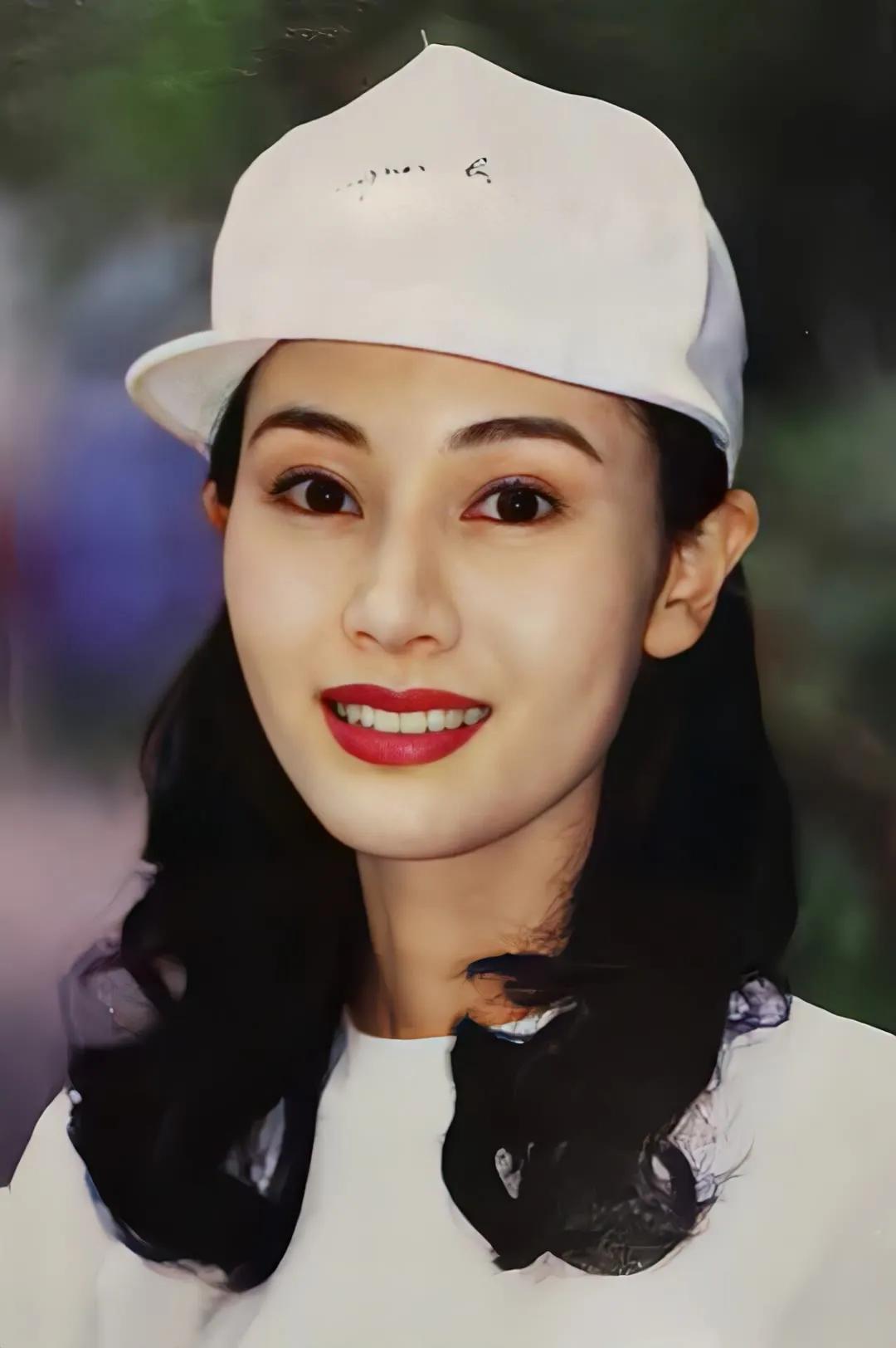 Li Jiaxin nostalgic photos 10 - iNEWS