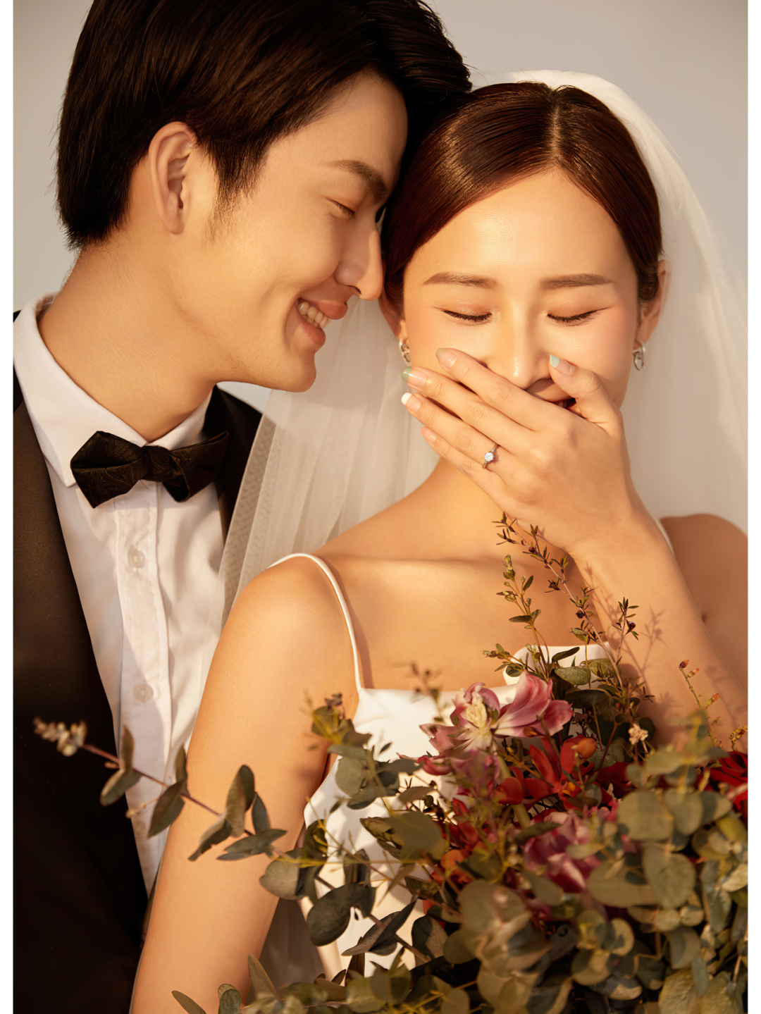It turns out that a wedding photo with a solid color background can ...