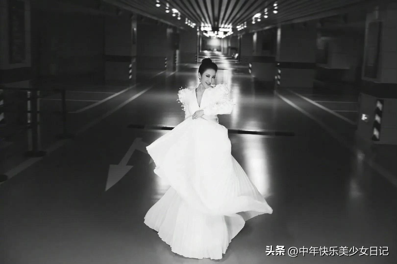 Why did the laughing angel singer Coco Lee go on the road of no return ...