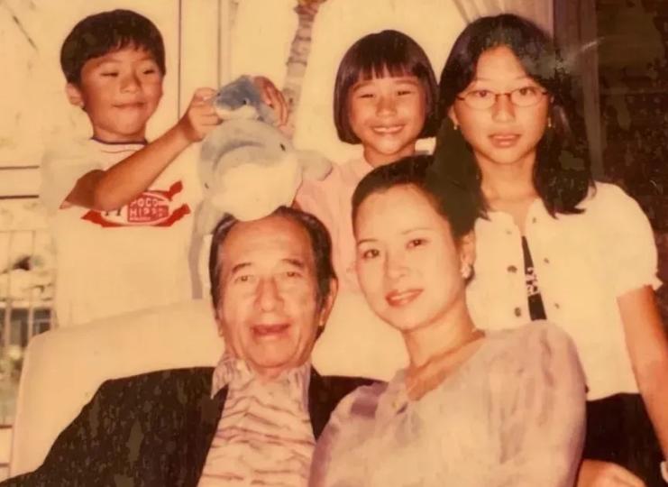 He Chaolian's family returned home after their honeymoon, Dou Xiao ...