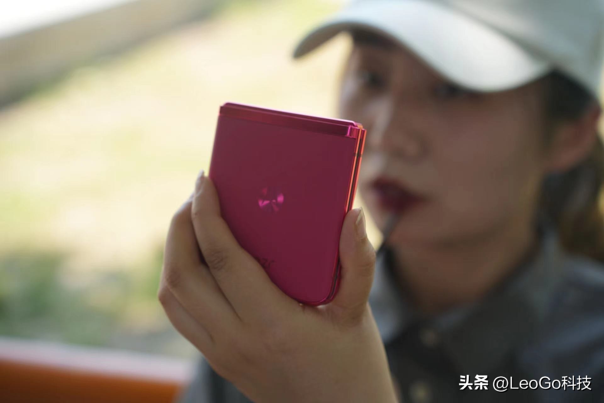 Why is the probability of everyone changing their mobile phones getting ...