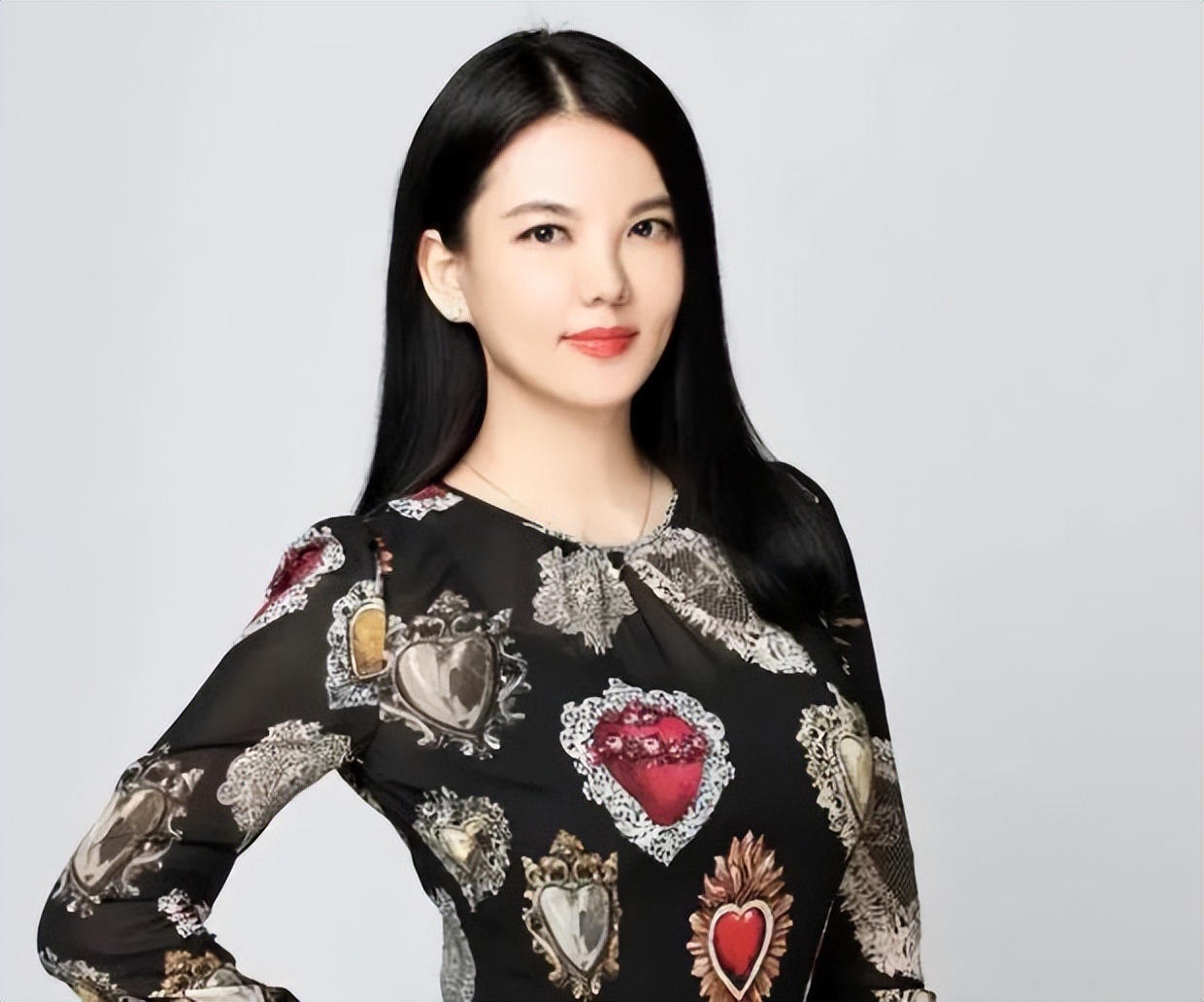 Li Xiang's mother and daughter were photographed shopping in London ...