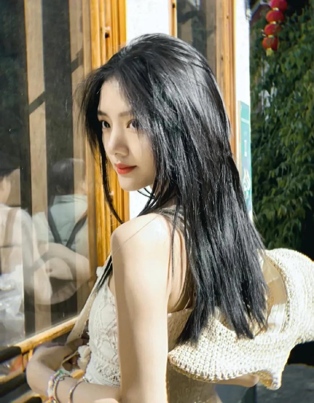 Isn't the heroine of Ren Min's "Yu Gu Yao" pretty? - iNEWS