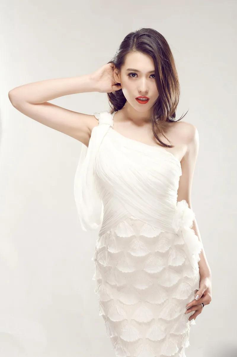 Remember Ning Danlin in "Family with Children"? After playing Xia Xue ...