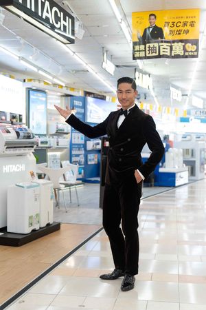 4 years ago with Coco Lee on the same stage! "Brother-in-law" Akira ...