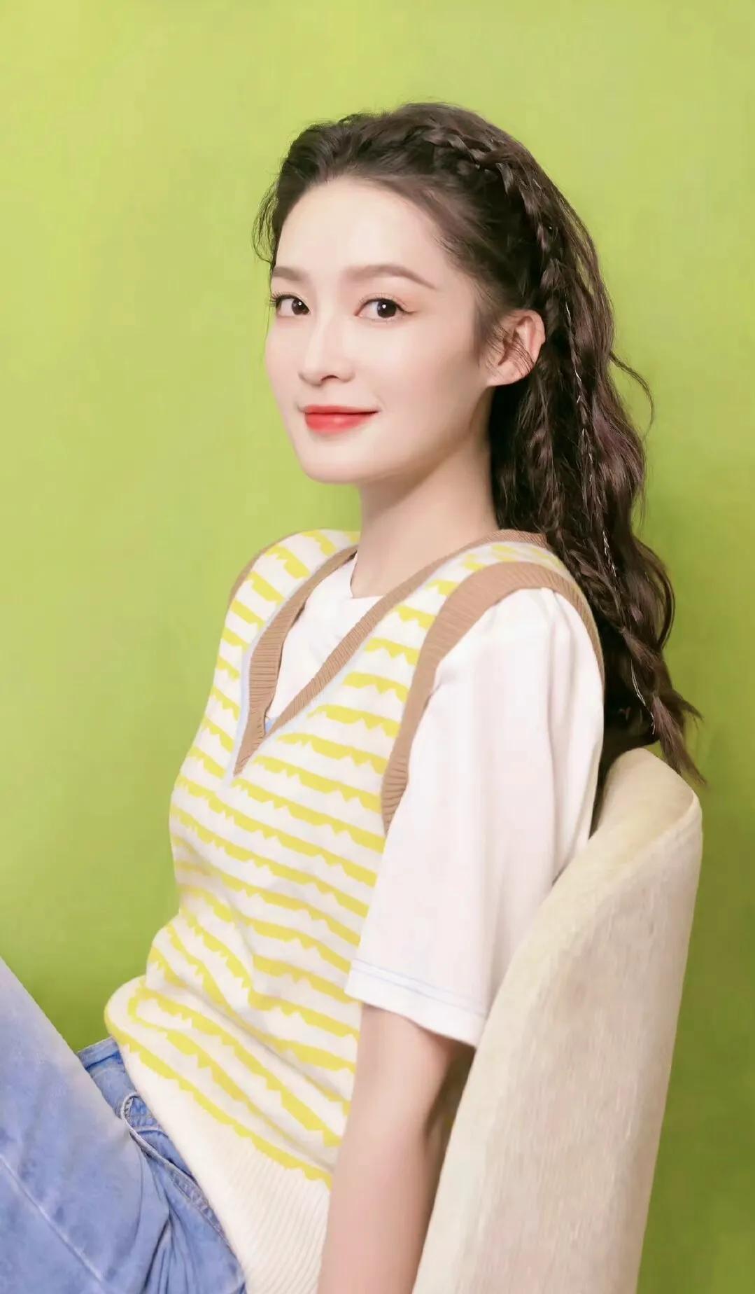 Goddess Li Qin - iNEWS