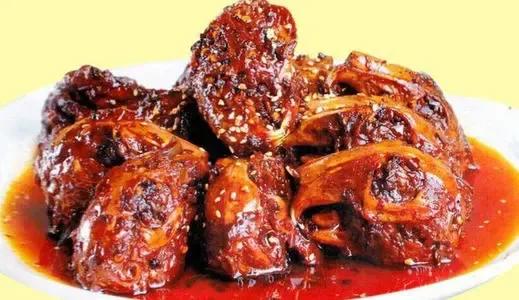 Spicy rabbit head should have been eaten by Sichuanese - iNEWS