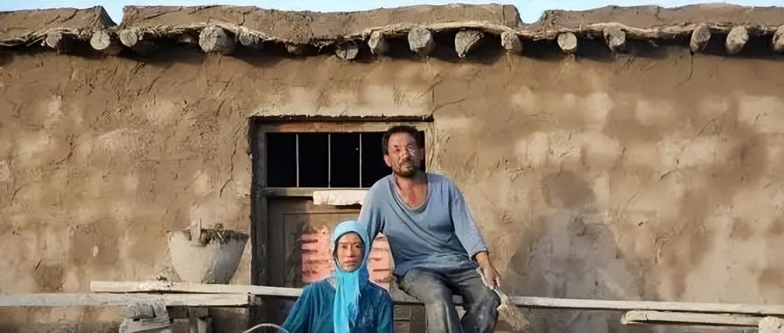 "Hidden into the Dust" is full of hostility towards the countryside ...