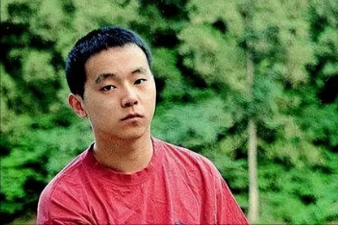 The man Faye Wong chased after, from "rock light" to slovenly, what did ...