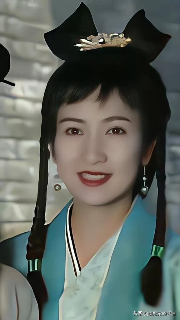 Zhao Yazhi as Bai Suzhen and Chen Meiqi as Xiaoqing - iNEWS