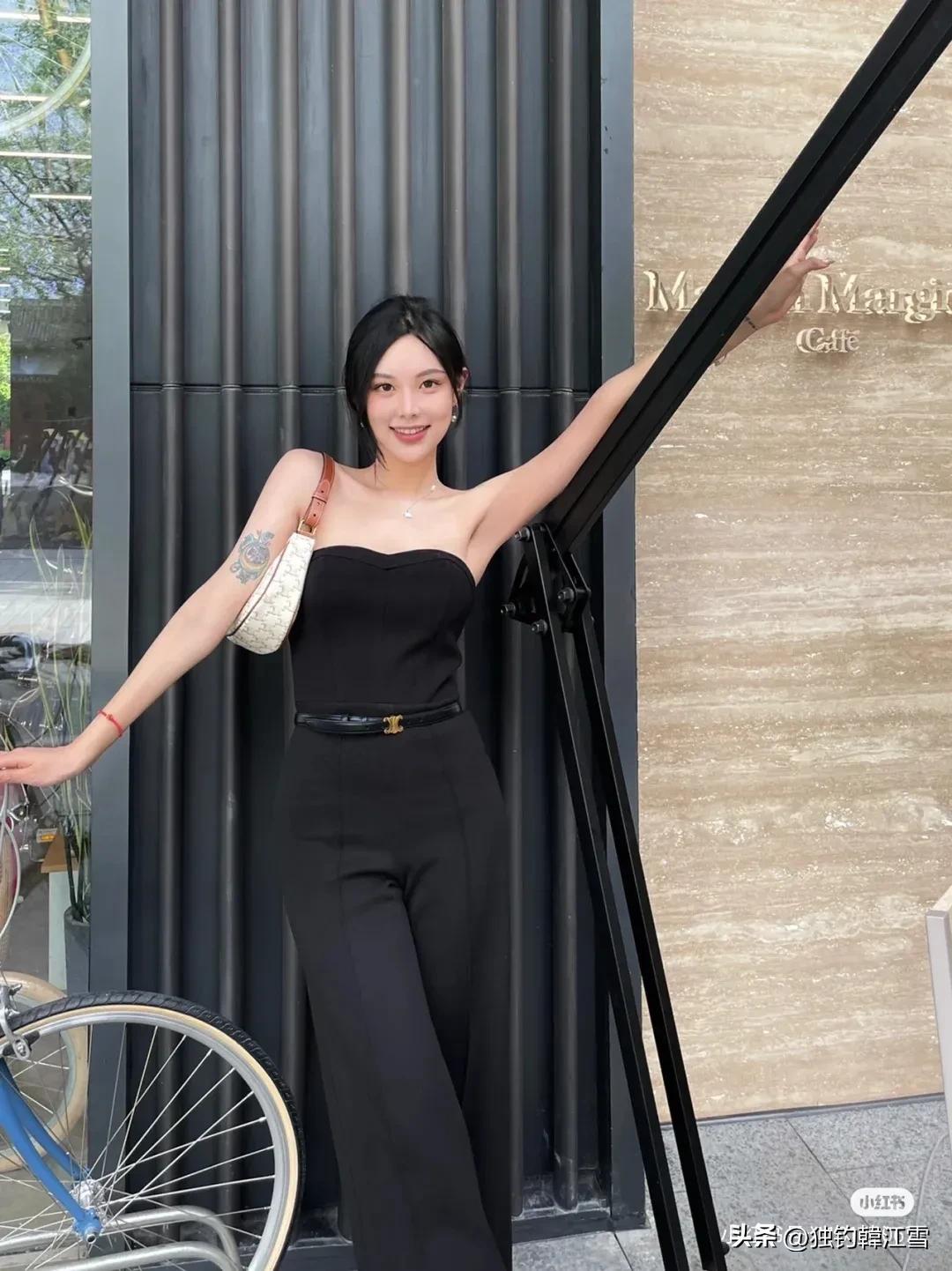 Chengdu pure beauty, sweet and delicate face, slender and well ...