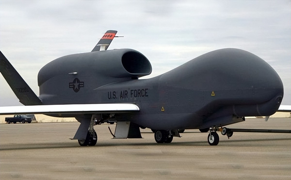 The North Korean version of the Global Hawk shines brilliantly, and the ...