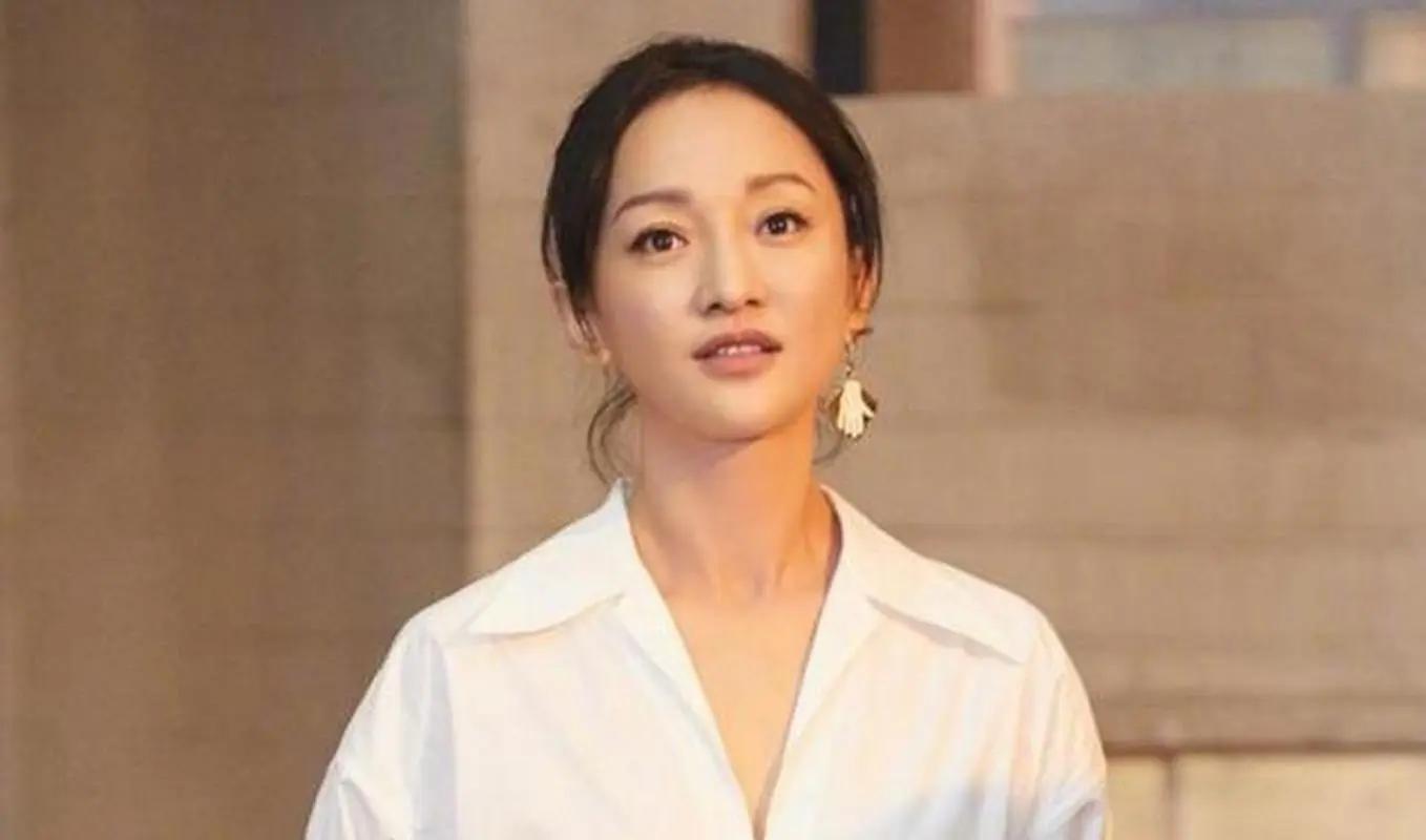 "Scum girl" Zhou Xun's fierce love history: She played with 9 men, but she is still top-notch ...