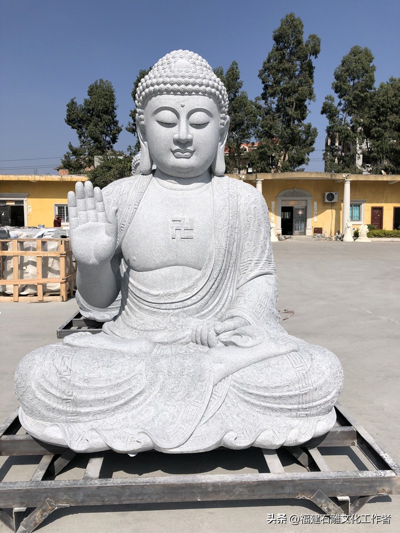What are the three treasures of the stone-carved Three Treasures Buddha ...