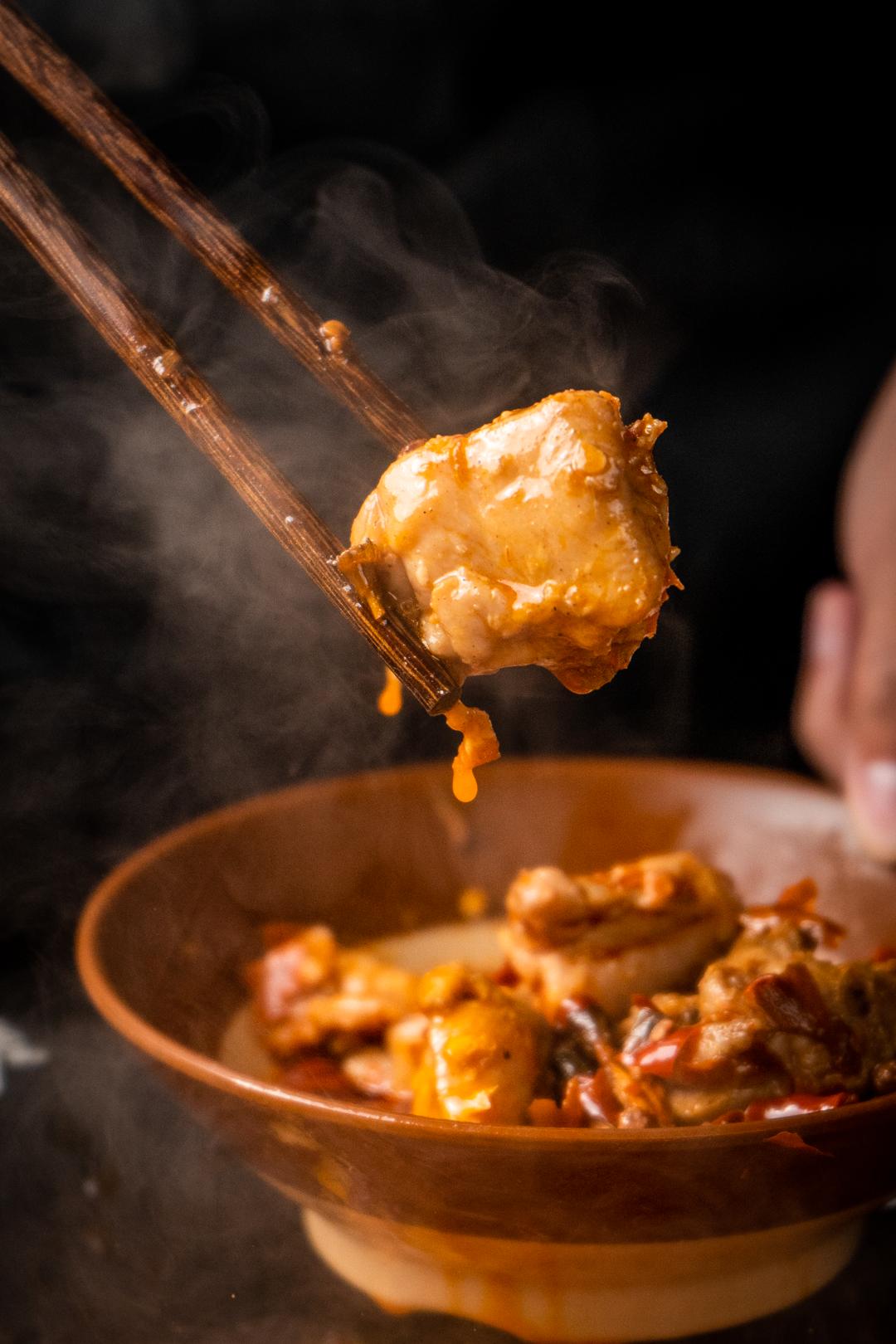 In Sichuan and Chongqing hot pot restaurant, eat "full rabbit feast ...