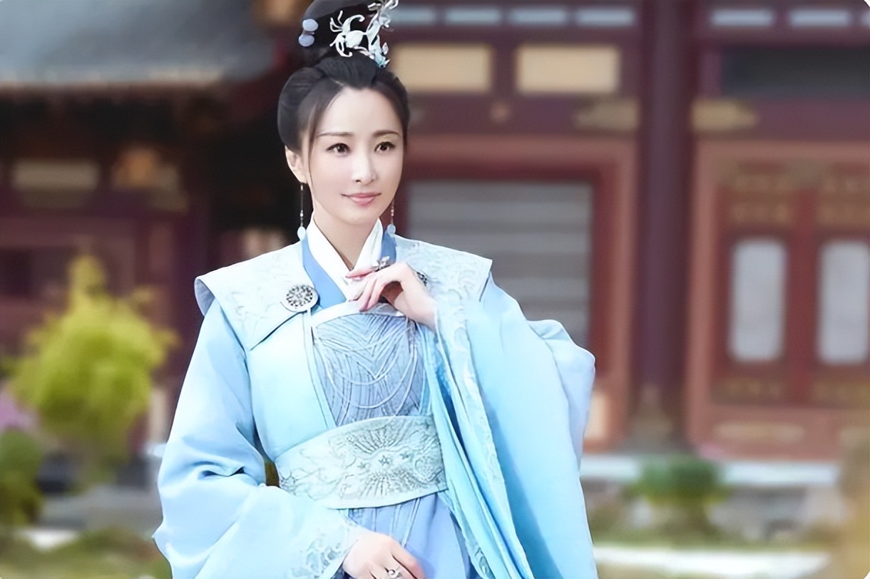 Su Youpeng's 4 old partners appeared in [Moon Song Xing], they have all ...