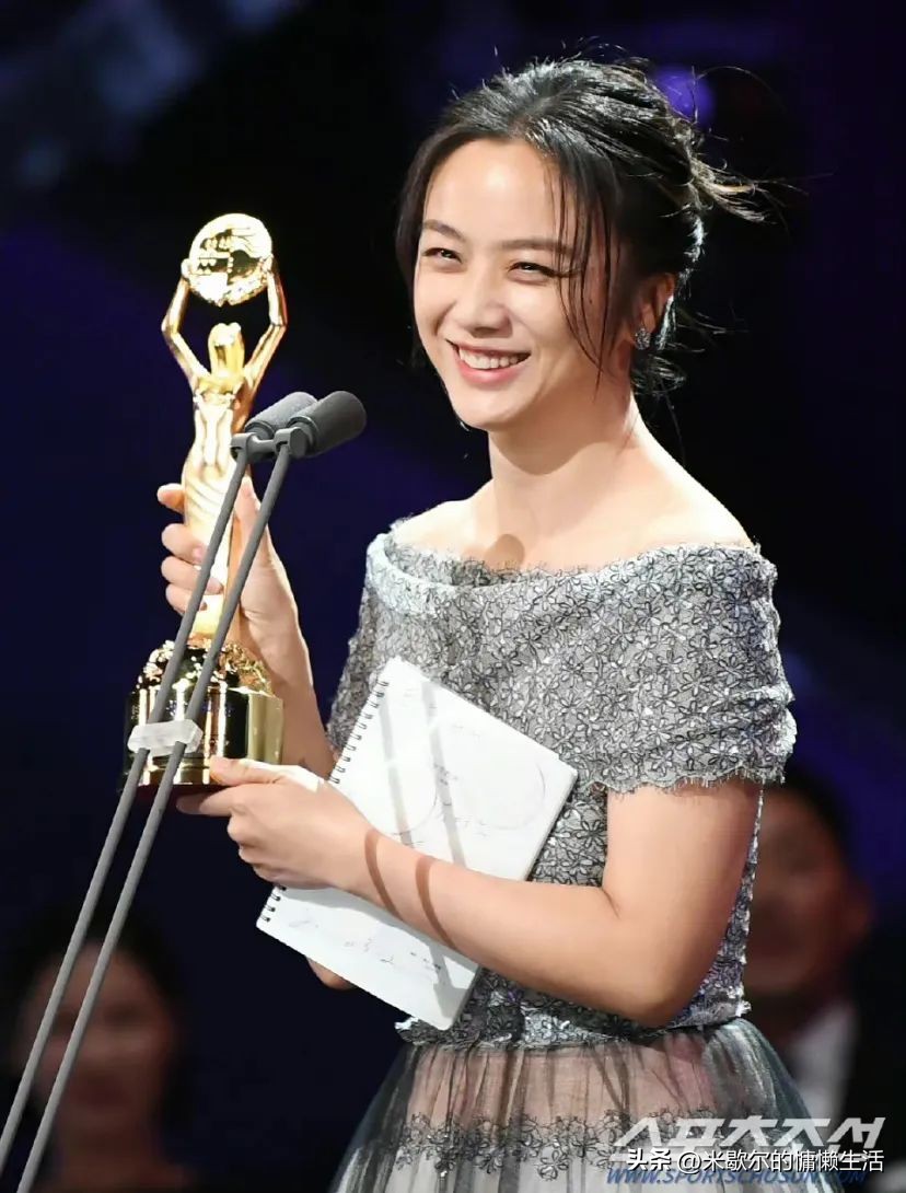 Tang Wei won 5 actress trophies in a row in one year, Tang Wei really ...