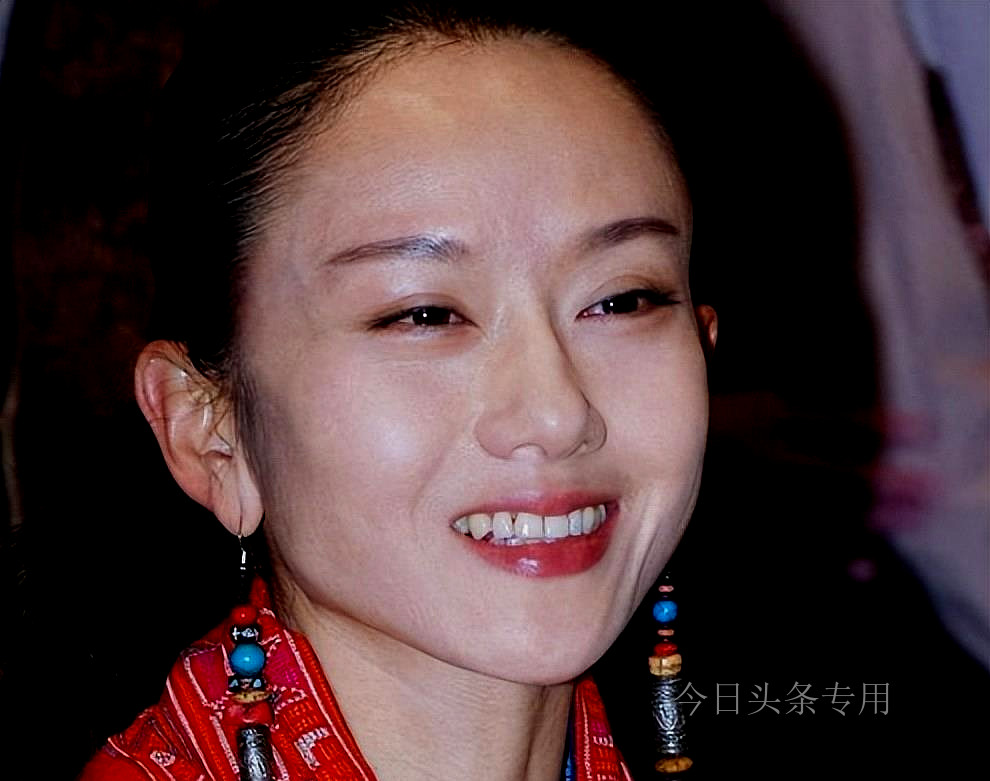 Yang Liping is so bold! The clothes were painted on for the stage and the camera was zoomed in ...