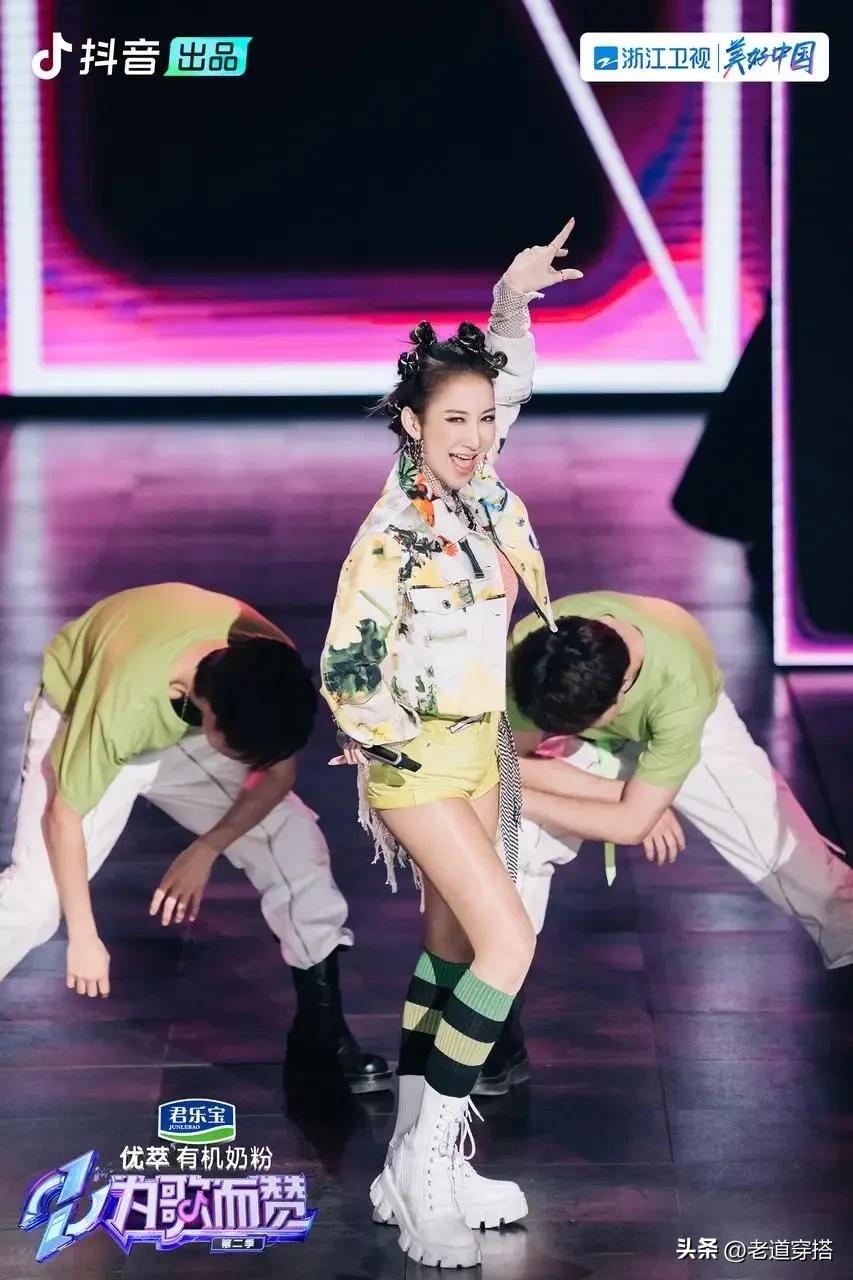 Tribute to singer Li Wen - iNEWS