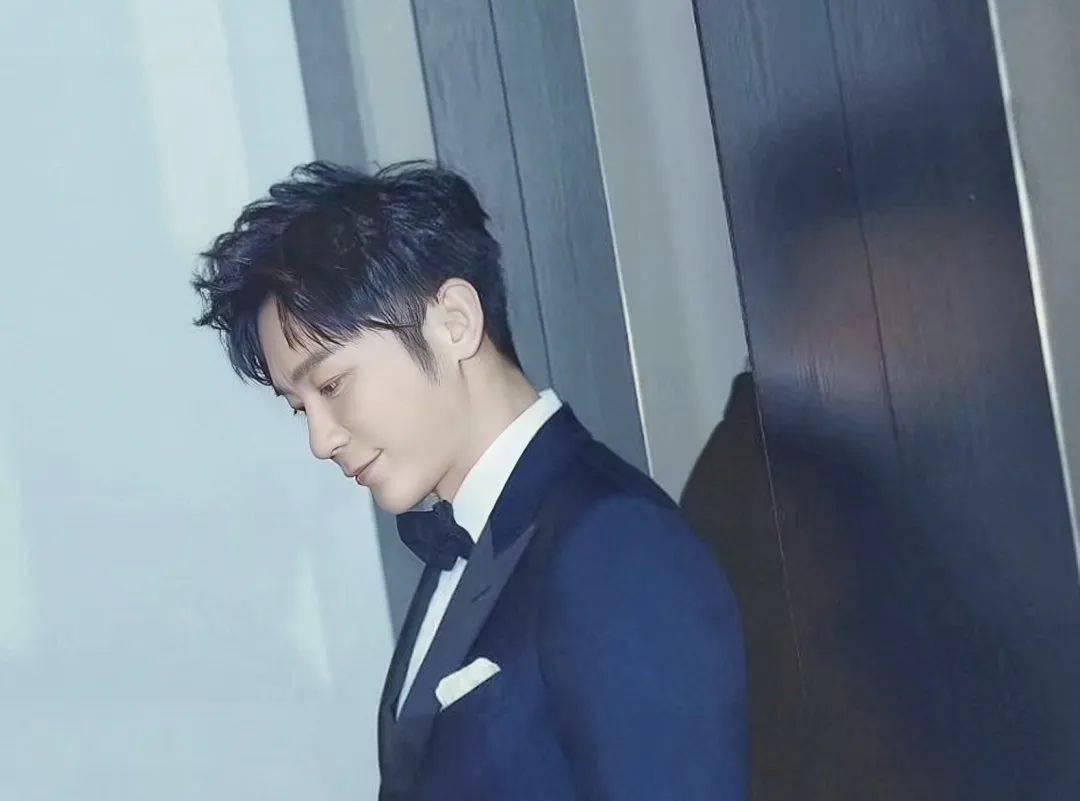 Celebrity Q&A: Yang Mi's third sister and ugly boy, Lisa, Guan Xiaotong ...