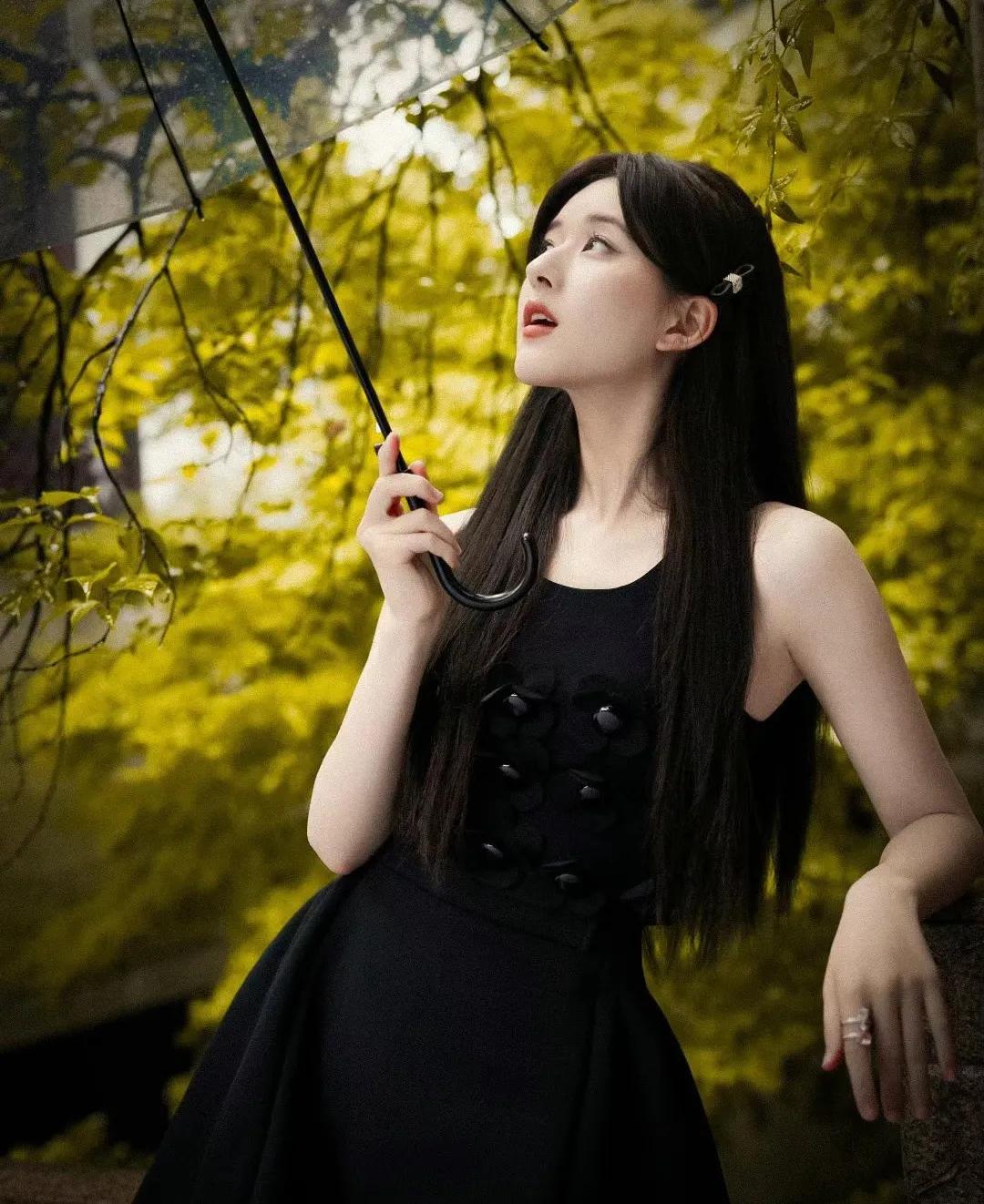 Zhao Lusi red carpet picture - iNEWS