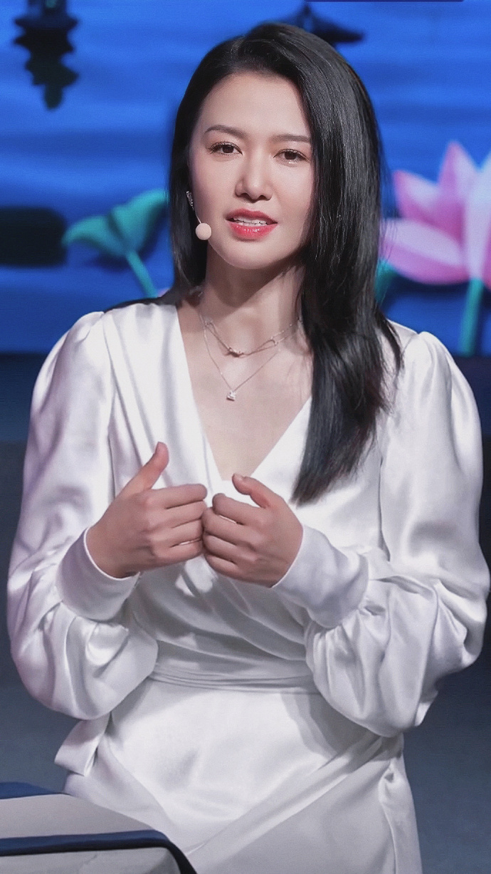 Tan Weiwei's CCTV guest's beautiful photos flow out - iNEWS