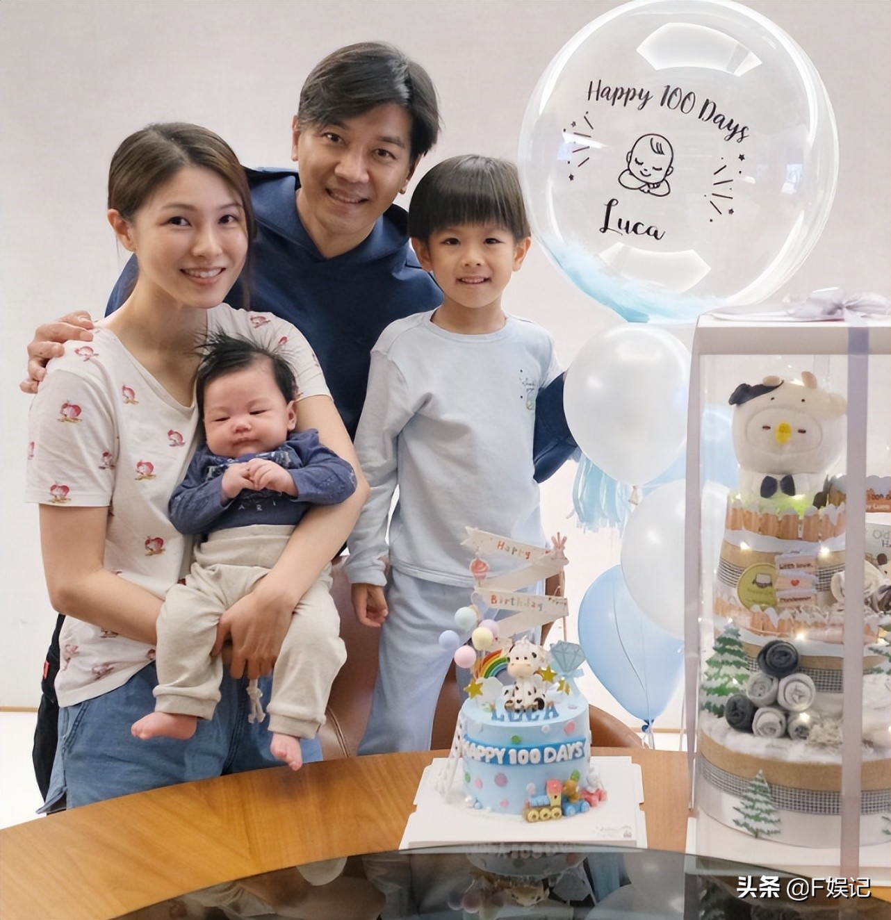 Father and son send flowers!TVB niche student Li Nuoyi and his two sons ...