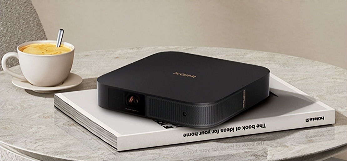 How to choose a thin and light projector! Have to look at the Big Eye ...