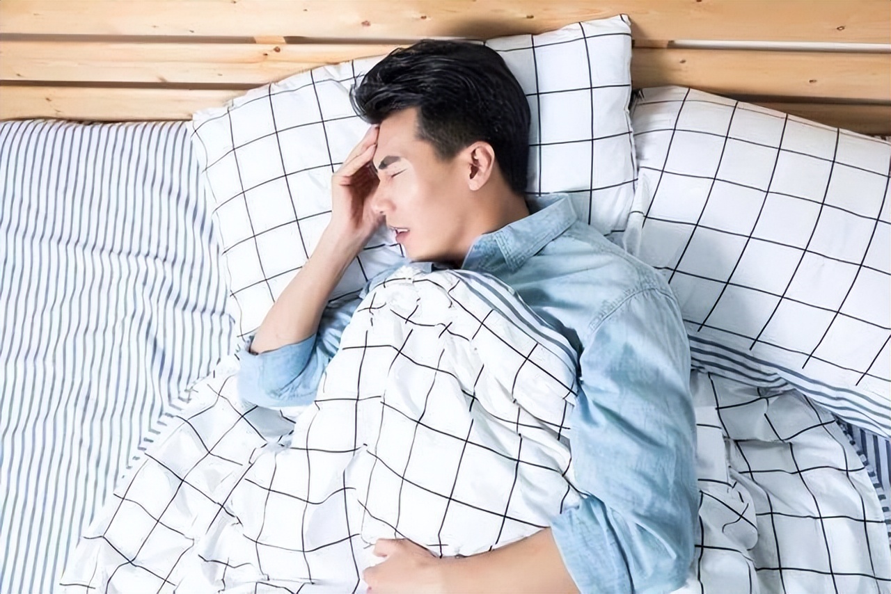 As the saying goes, "When a person sleeps three times, his life is ...