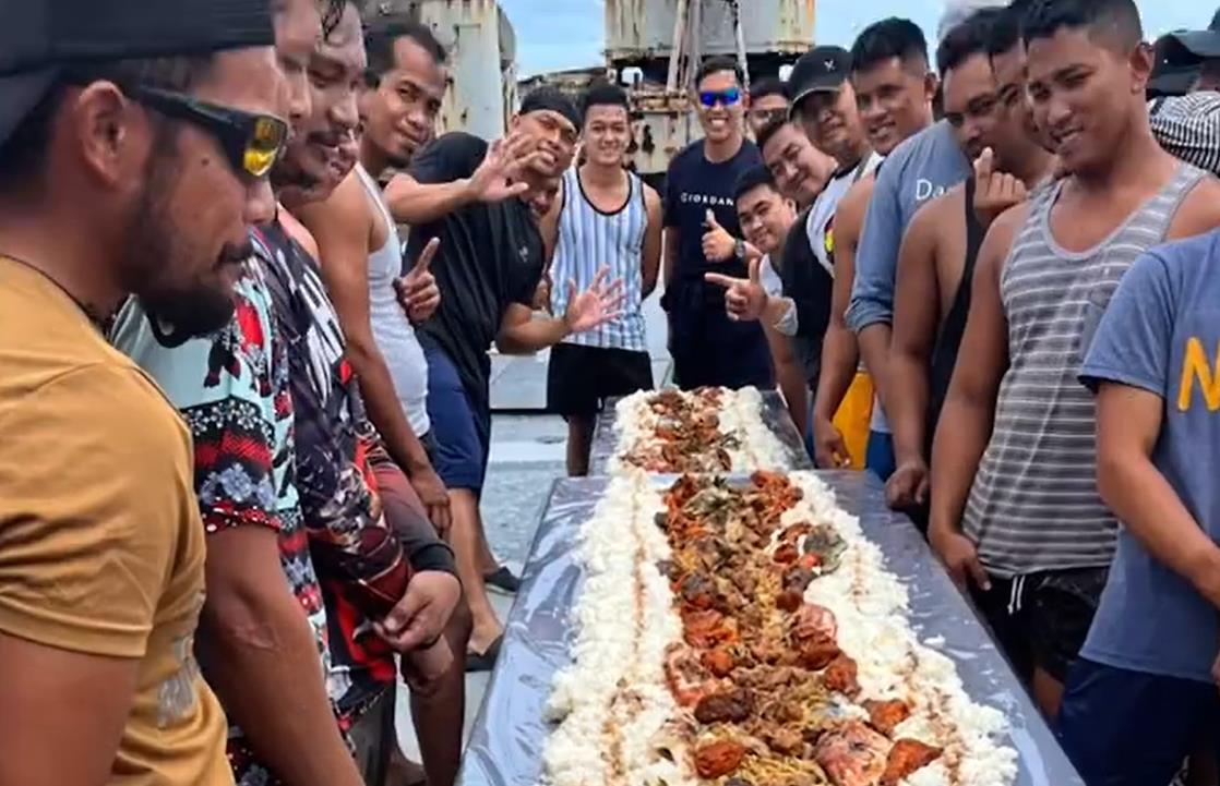 The rotten Philippine ship on the Ren'ai Reef has replenished food ...