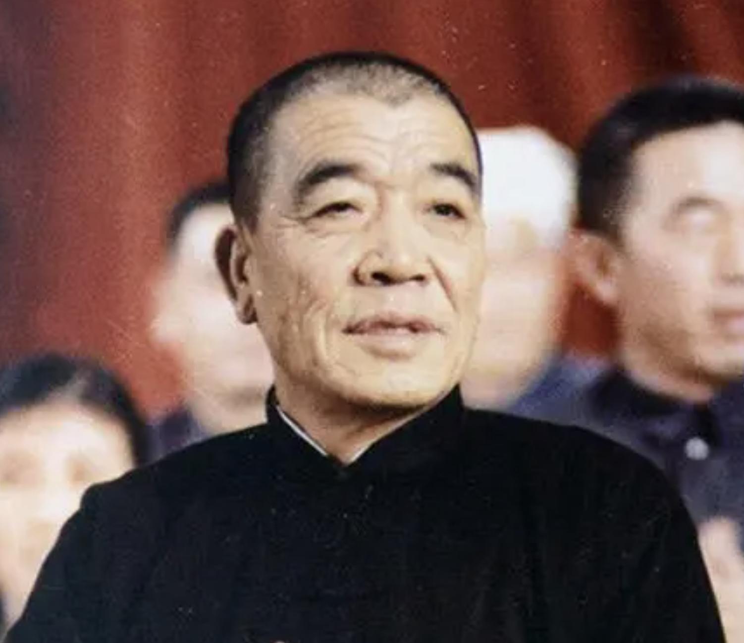 After Chen Yonggui died of illness, the specifications of the memorial ...