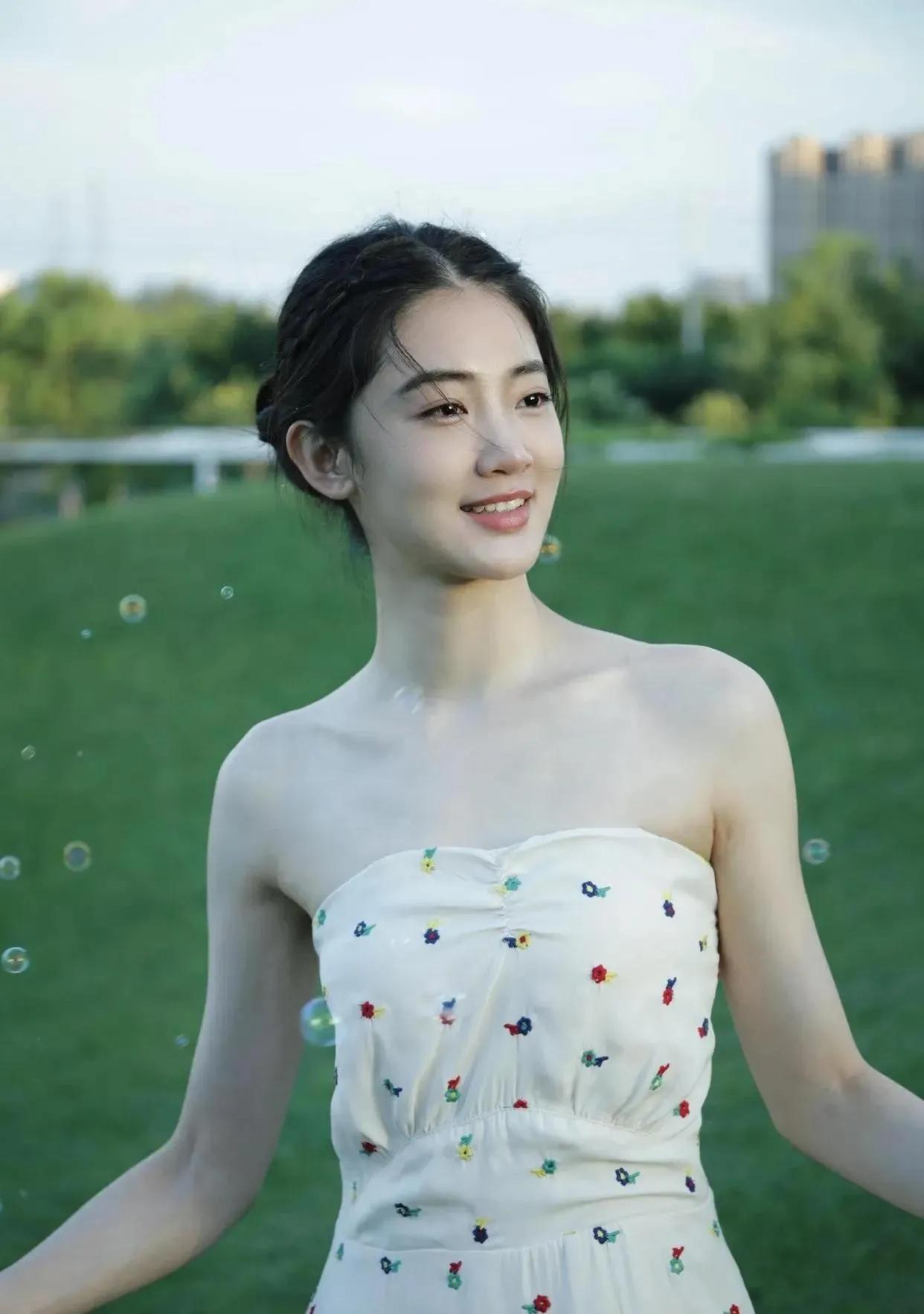 Xu Shixin's beautiful picture - iNEWS