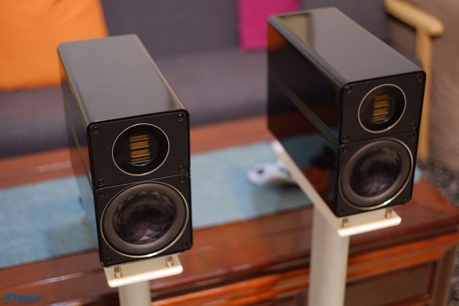 ELAC, the ultimate interpretation of the music of the German audiophile ...