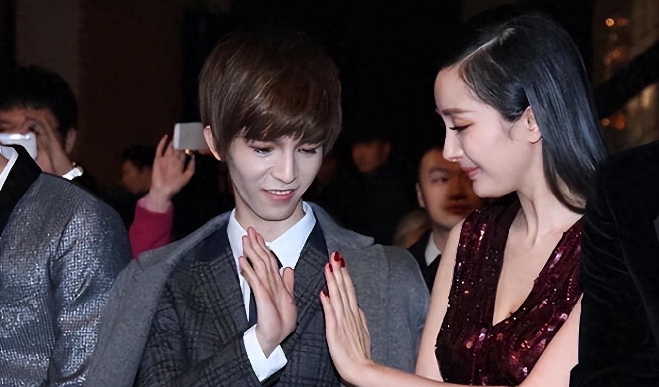 What Guo Jingming pulled was not Yang Mi's skirt, but the ugliness of ...