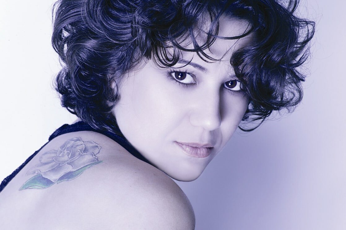 famous beautiful brazilian singers of all time - iNEWS