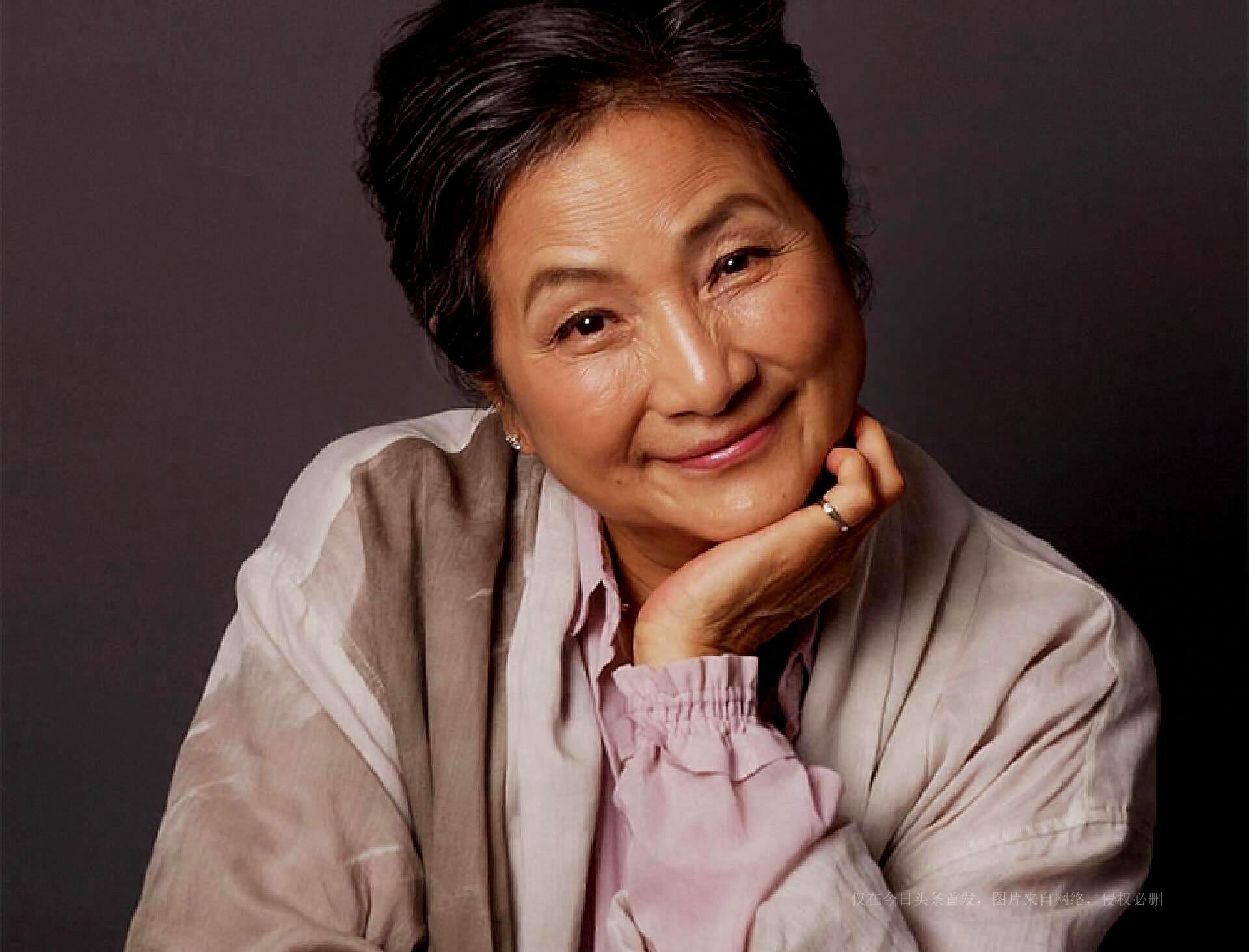 Congratulations to Hong Kong's well-known veteran actor for becoming a ...