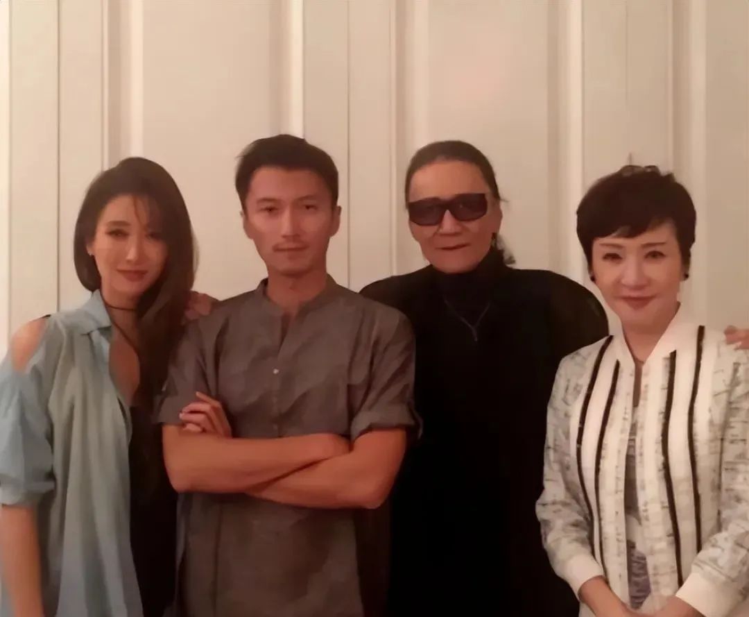 The Nicholas Tse family is rarely in the same frame. The 86-year-old ...