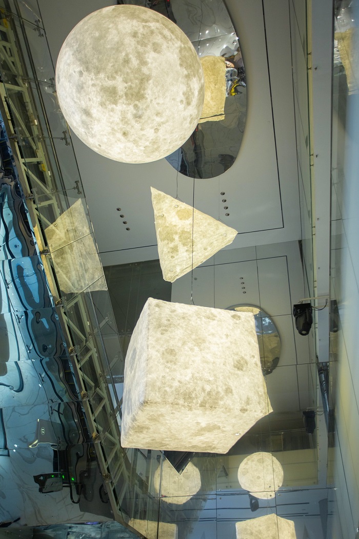 The moon is so beautiful tonight, and the works of Huang Yulong Yuè ...