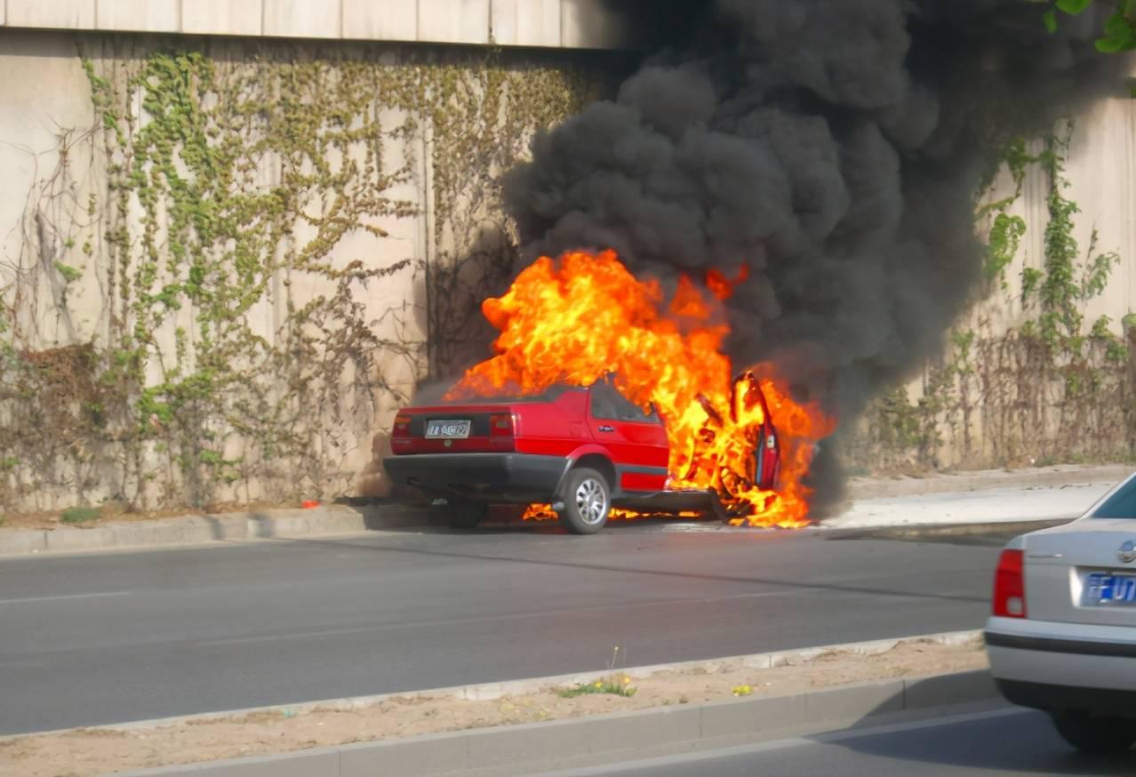 How to deal with car spontaneous combustion? How to choose a car fire ...